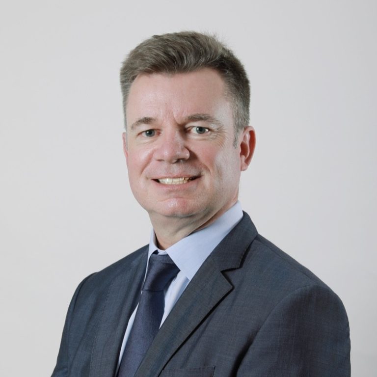 新港世界持續人事變動，前會安南岸首席財務官Laurence Hawke出任其首席財務官 - 亞博匯